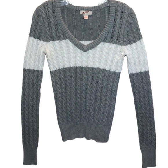 Arizona Jean Company | Sweaters | Arizona Jean Co Cable Knit Vneck ...